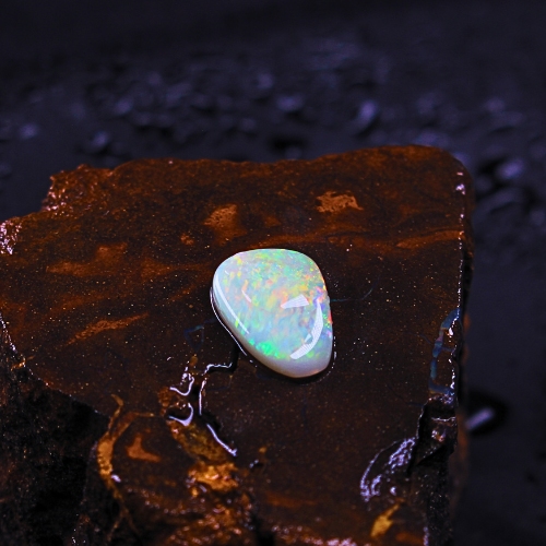 Gleaming Lightning Ridge White Opal 3.5 ct - Aussie Opals