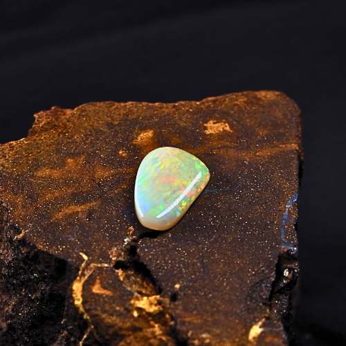 Gleaming Lightning Ridge White Opal 3.5 ct - Aussie Opals