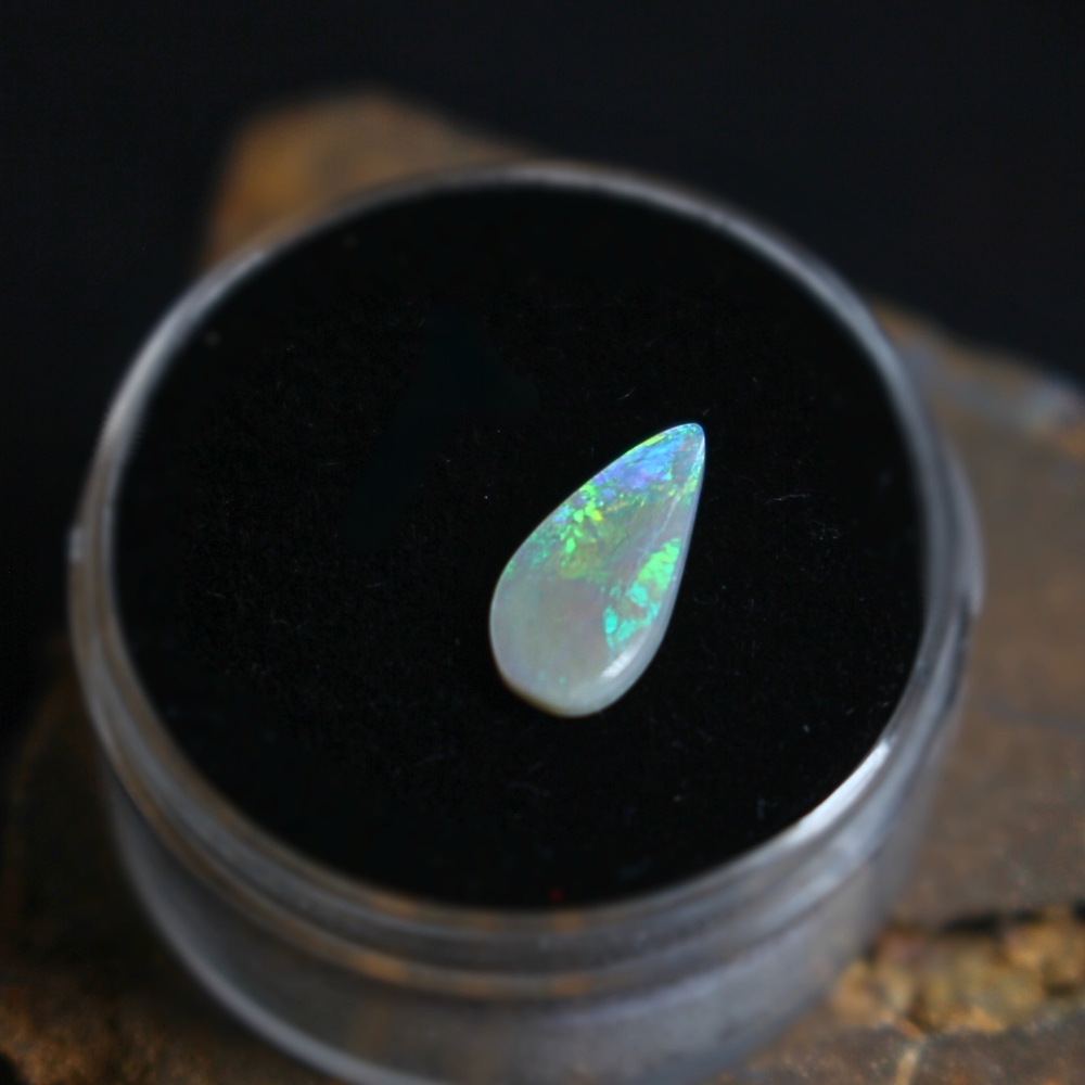 Seductive Lightning Ridge Dark Opal 0.5 ct - Aussie Opals