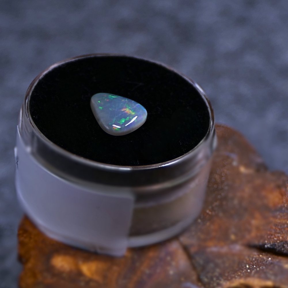 Enticing Lightning Ridge Crystal Opal 1.10 ct - Aussie Opals