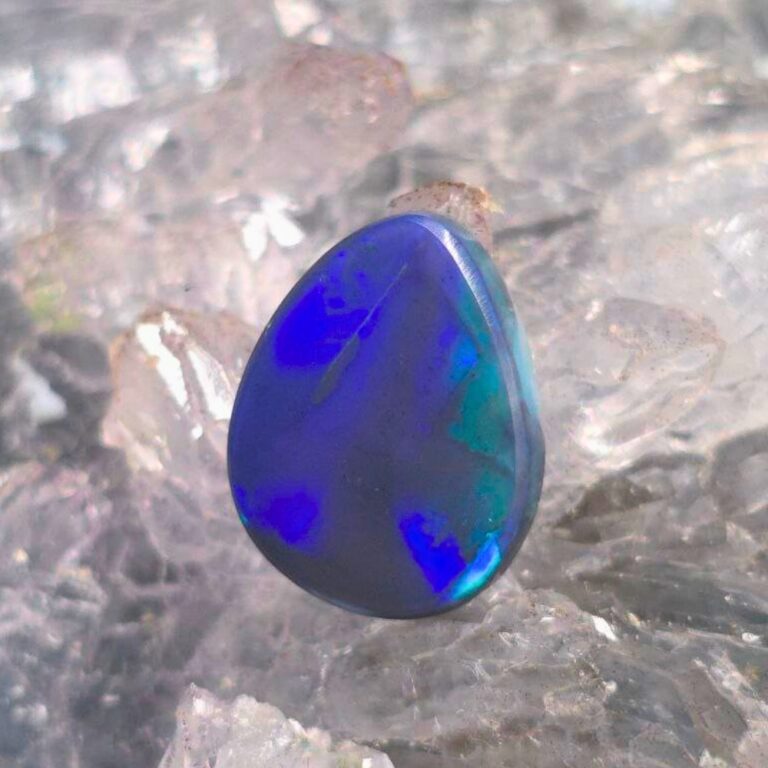 "Ignara Umbrael" Lightning Ridge Black Opal 3.25ct with Directional ...
