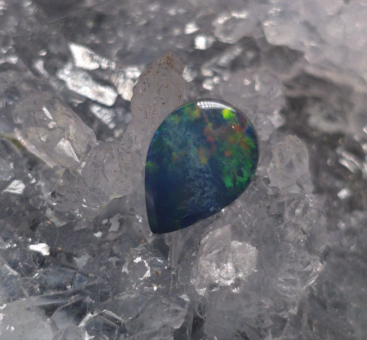 "Elaris Ember" Lightning Ridge Doublet Opal 0.39g with Inclusion - Aussie Opals